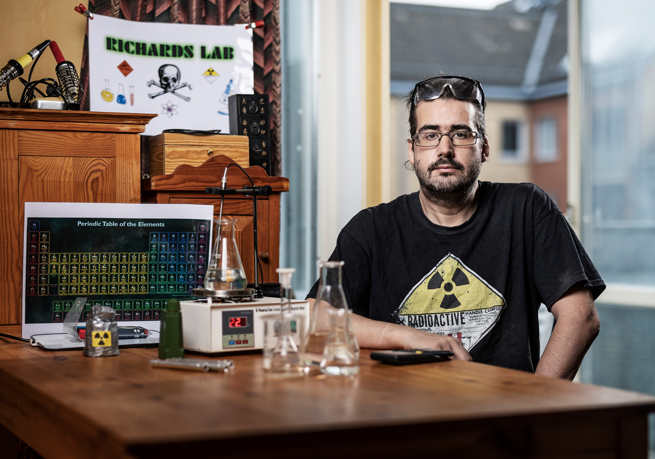 Han misstänktes för att skapa en kärnreaktor i köket